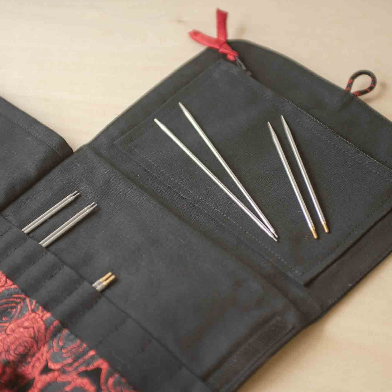 Theme: Hiyahiya - amirisu