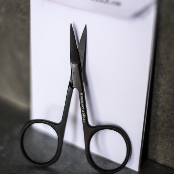 Wide Bow Scissors - amirisu online store